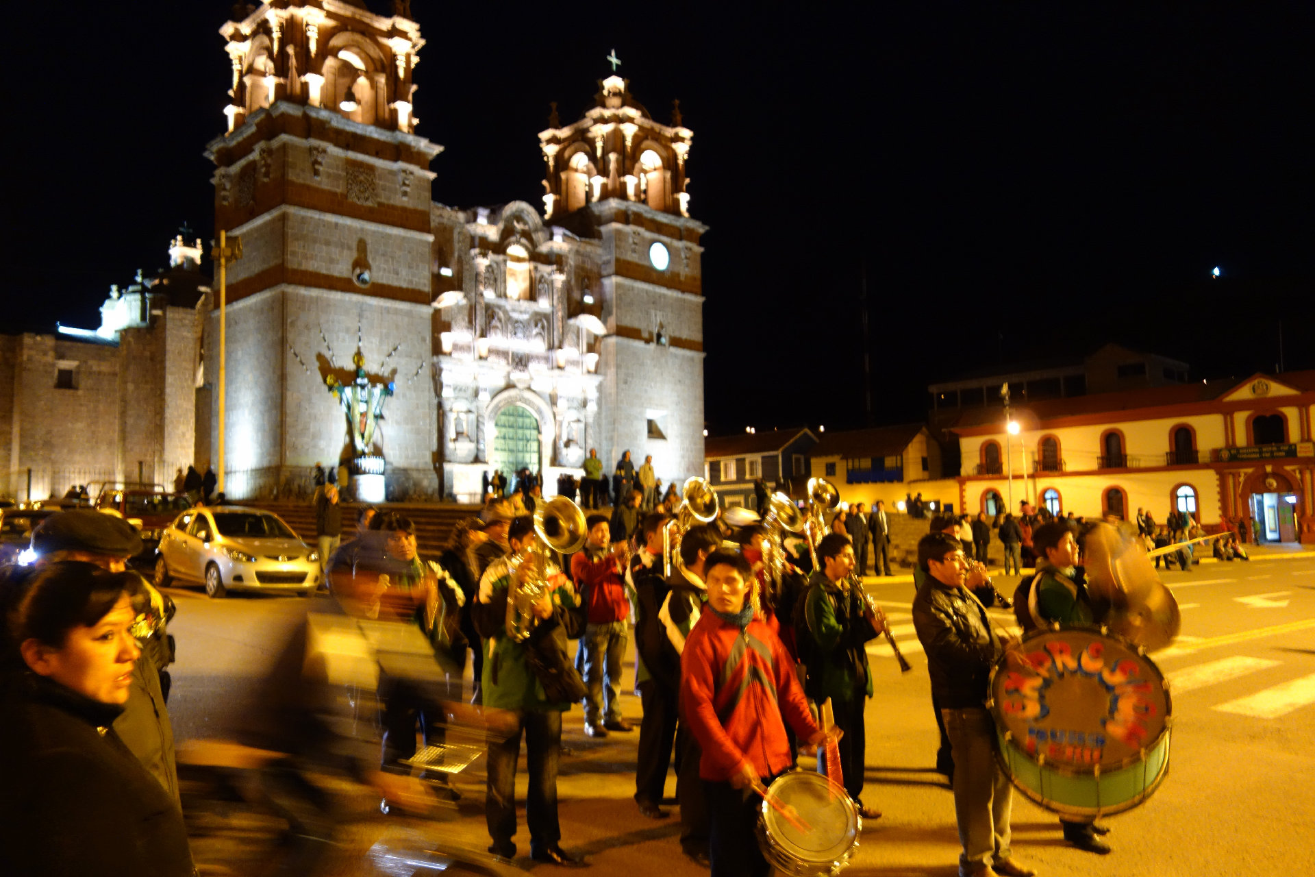 Bajada de Reyes in Lima and Ollantaytambo - Aracari Travel